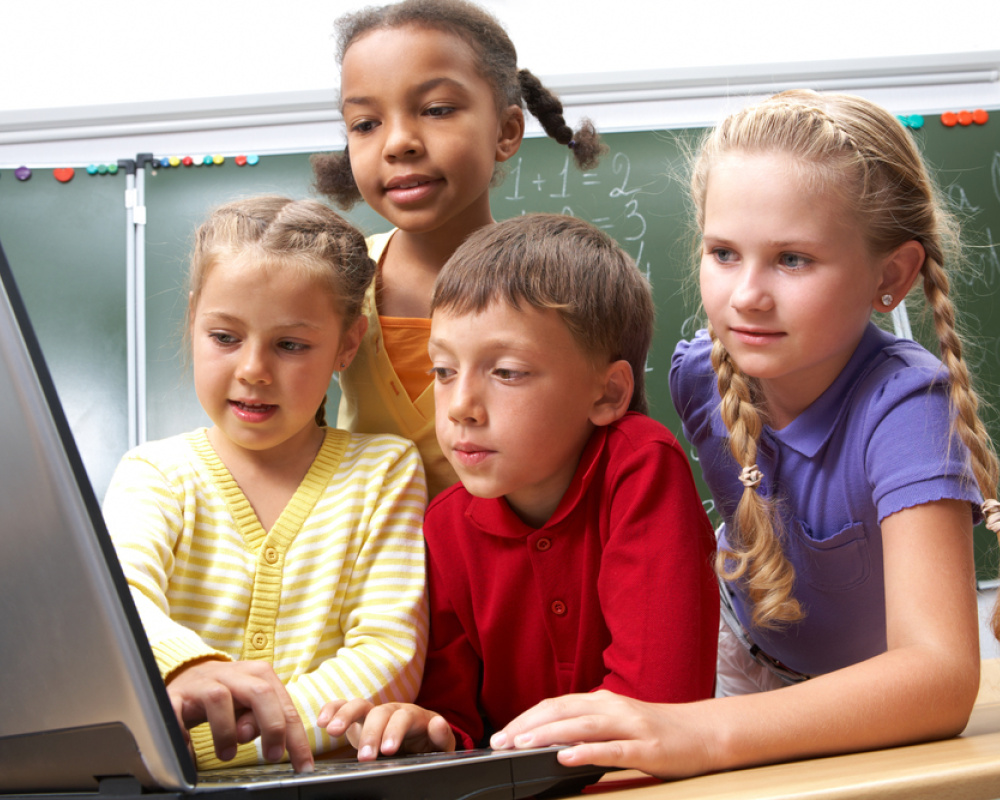 Bridging the Digital Use Divide: Positioning Students for Success on ...